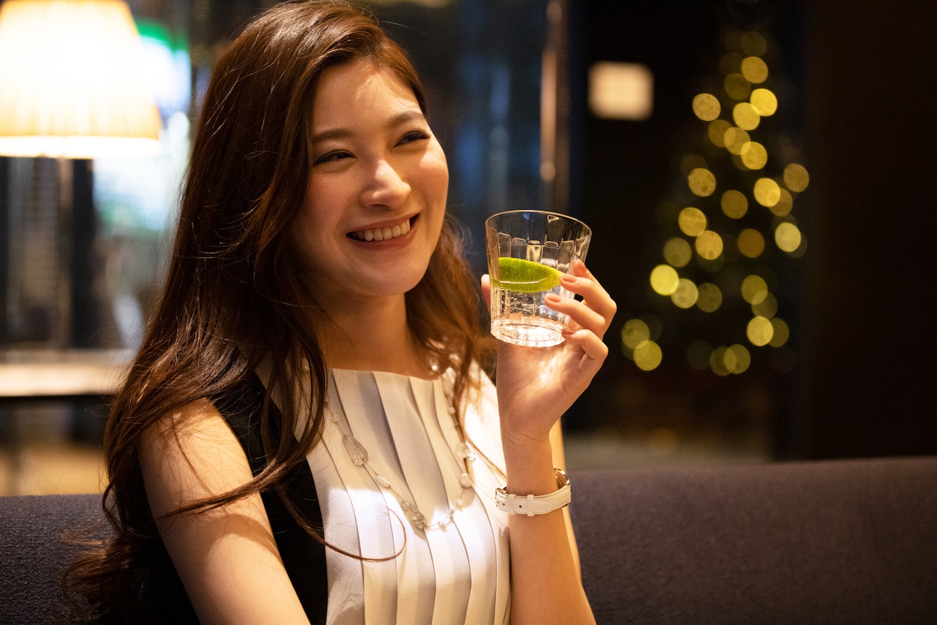 Q お酒を飲むだけで、楽しい気分になるのはなぜ？ [飲酒・アルコール] All About