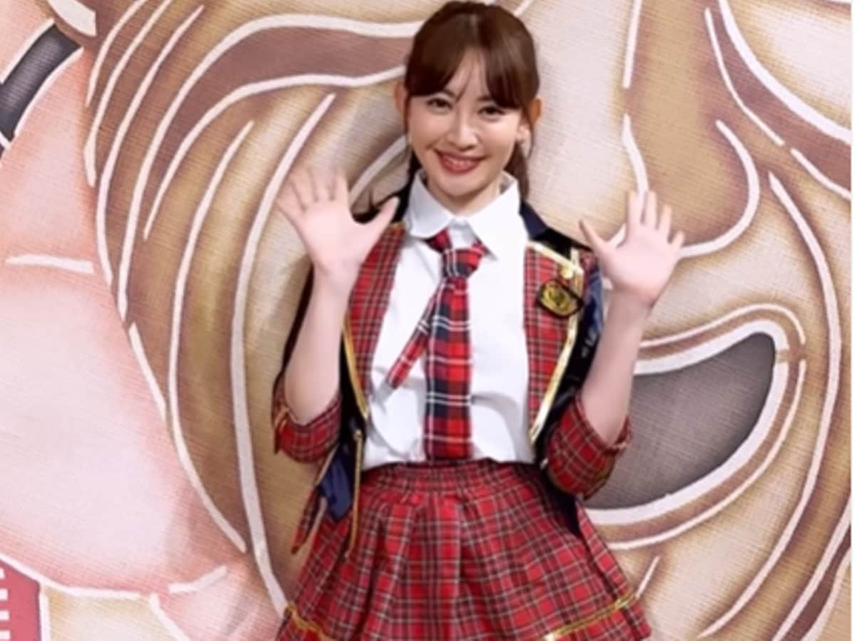 小嶋陽菜、久々のAKB衣装ショット披露で「現役かと思うくらいかわってない！！」「エモすぎて泣きそう」の声 - All About ニュース