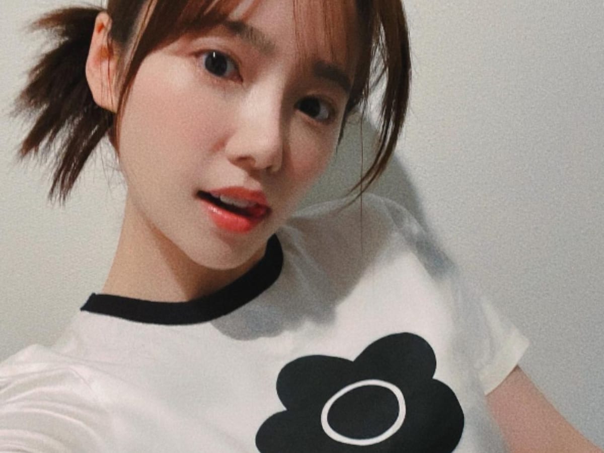 島崎遥香、セクシー&キュートな腹チラtシャツ姿を披露! 舌を出し“あざとかわいさ”を演出 2 2 All About ニュース