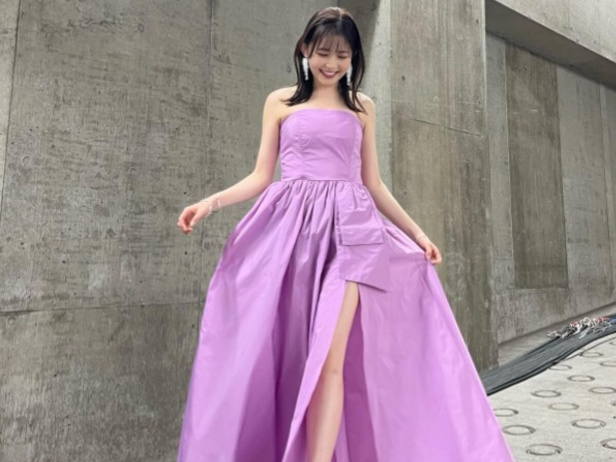 「脚ながっ!」久間田琳加、太ももギリギリまでスリットが入ったドレス姿を披露! 「お姫様降臨」「似合いすぎ」 2 2 All About ニュース