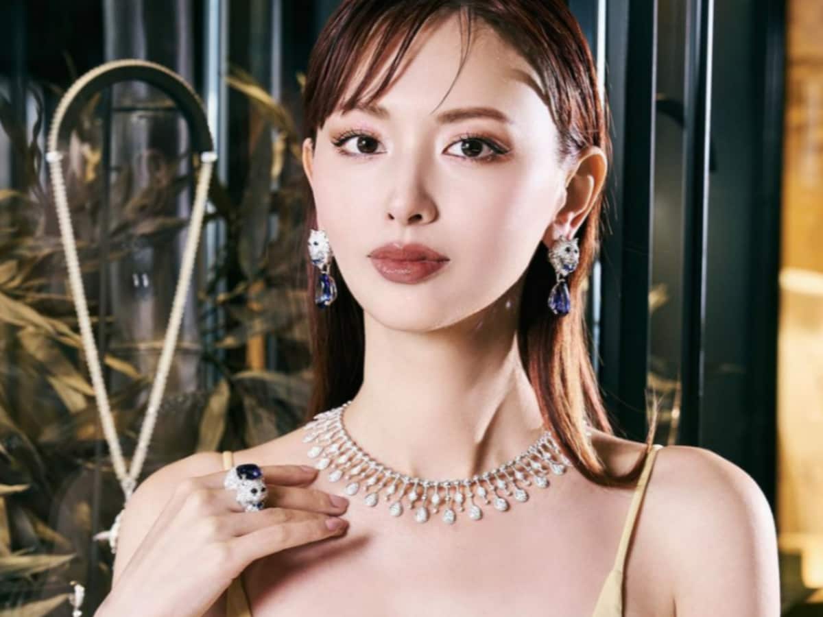 「美のプリンセス」鈴木えみ、胸元ちらりドレス姿に「いつも透き通る綺麗さ」「世界一美しい」と反響！ - All About ニュース