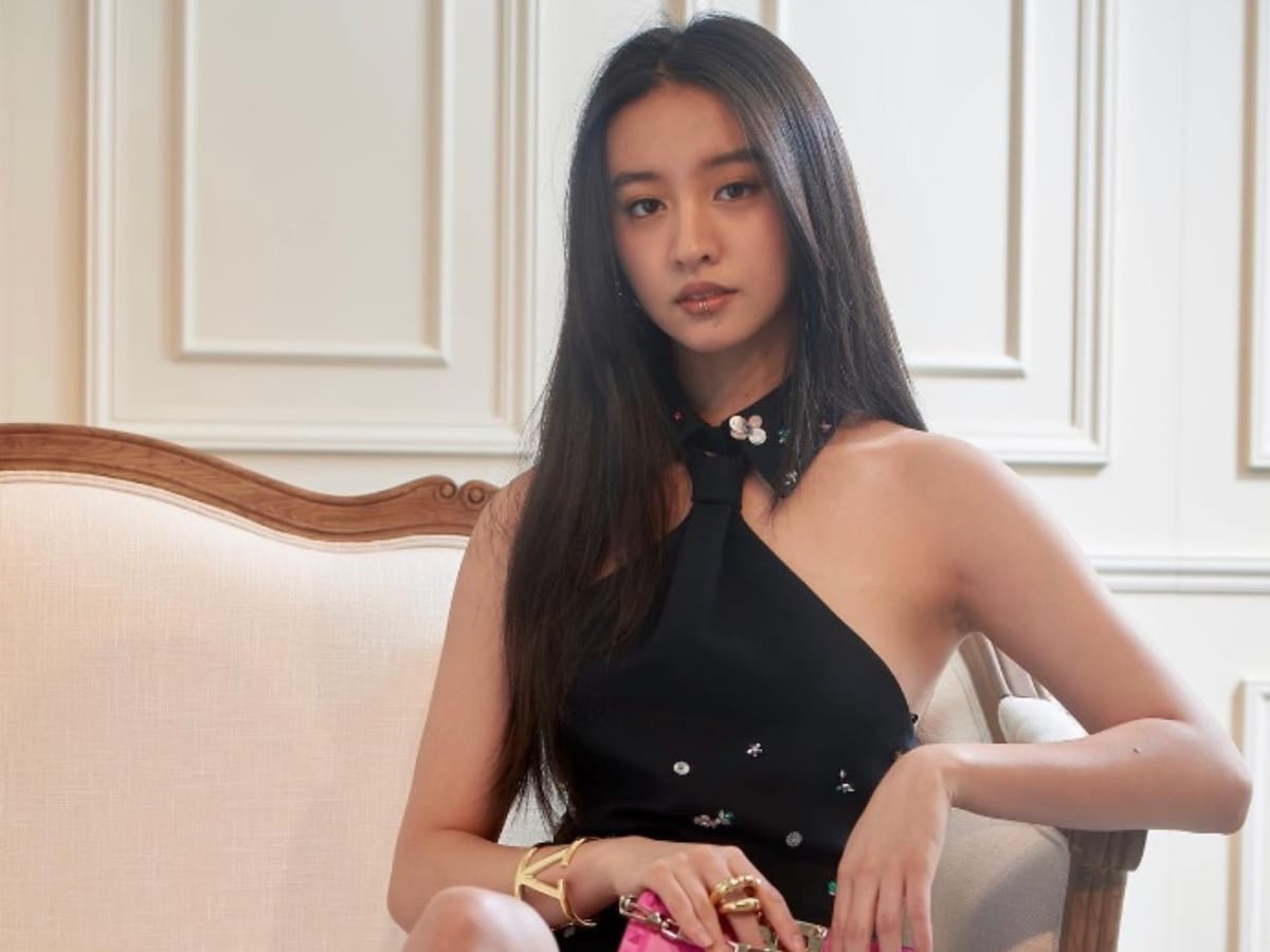 Koki,、超ミニ丈ワンピ姿で際どい脚組みショット公開！ 大人の色気際立つきらびやかなアクセサリーを着用 - All About ニュース