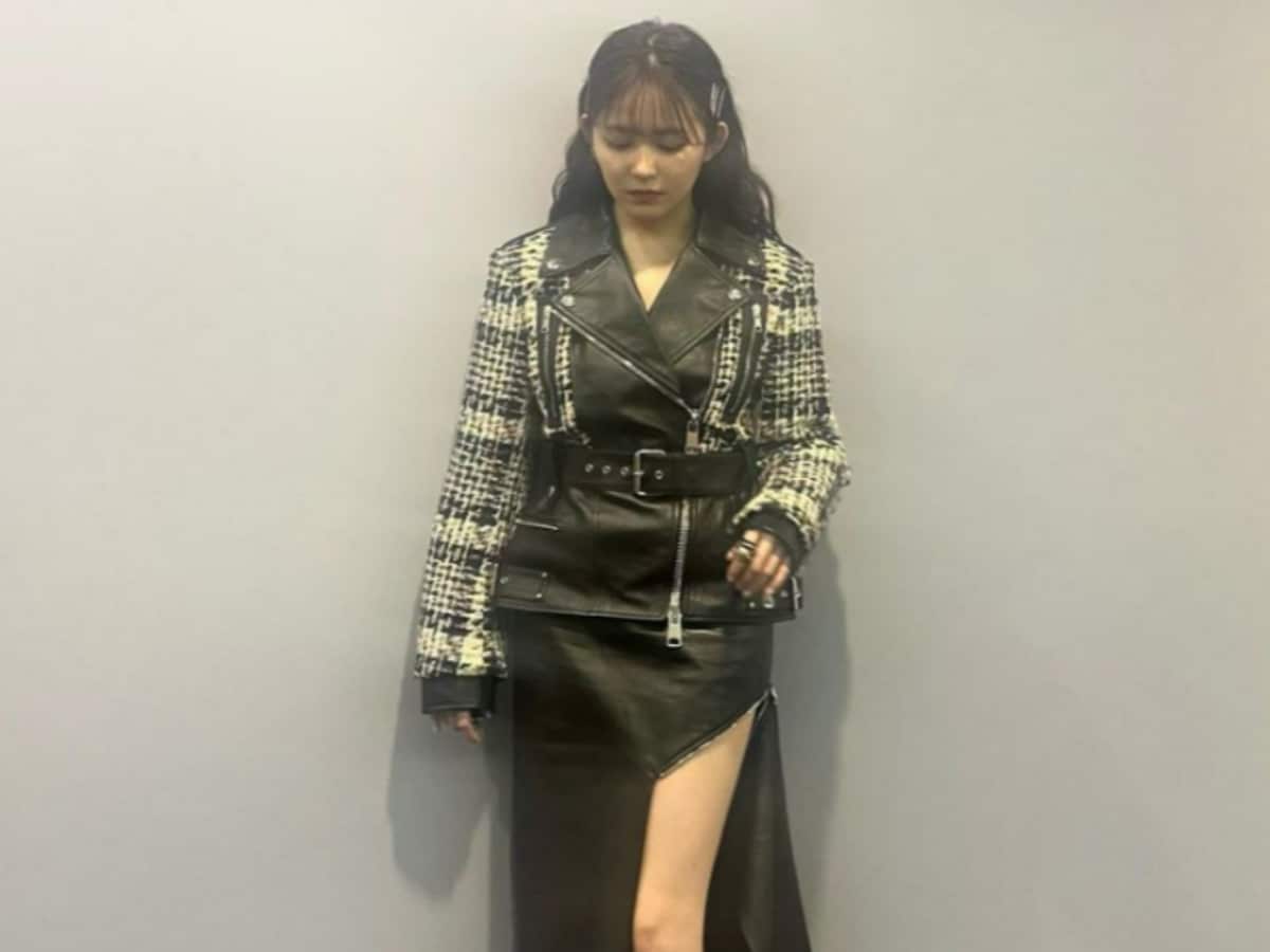 久間田琳加、深すぎるスリットで大胆に美脚&太もも披露! 「スタイルえぐいー!」「美しすぎる」 2 2 All About ニュース