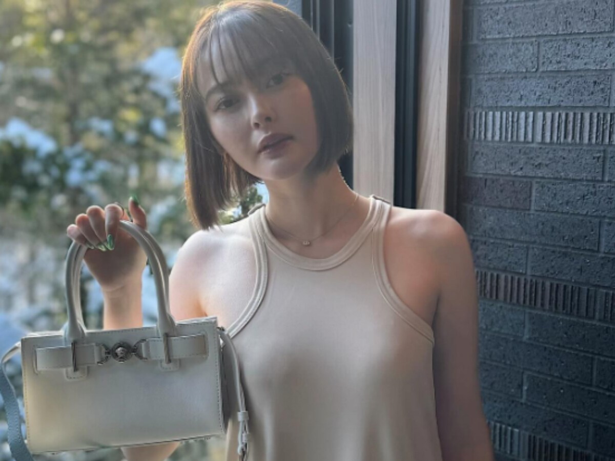 玉城ティナ、美しいバストライン際立つワンピース姿! 「セクシー」「天使や」 All About ニュース