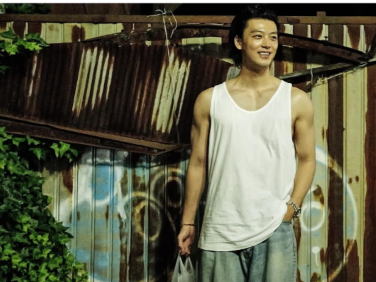 「イケメンすぎる」竹内涼真、筋骨隆々なタンクトップ姿に「筋肉えぐ」「凄すぎる」と反響！(2/2) - All About ニュース