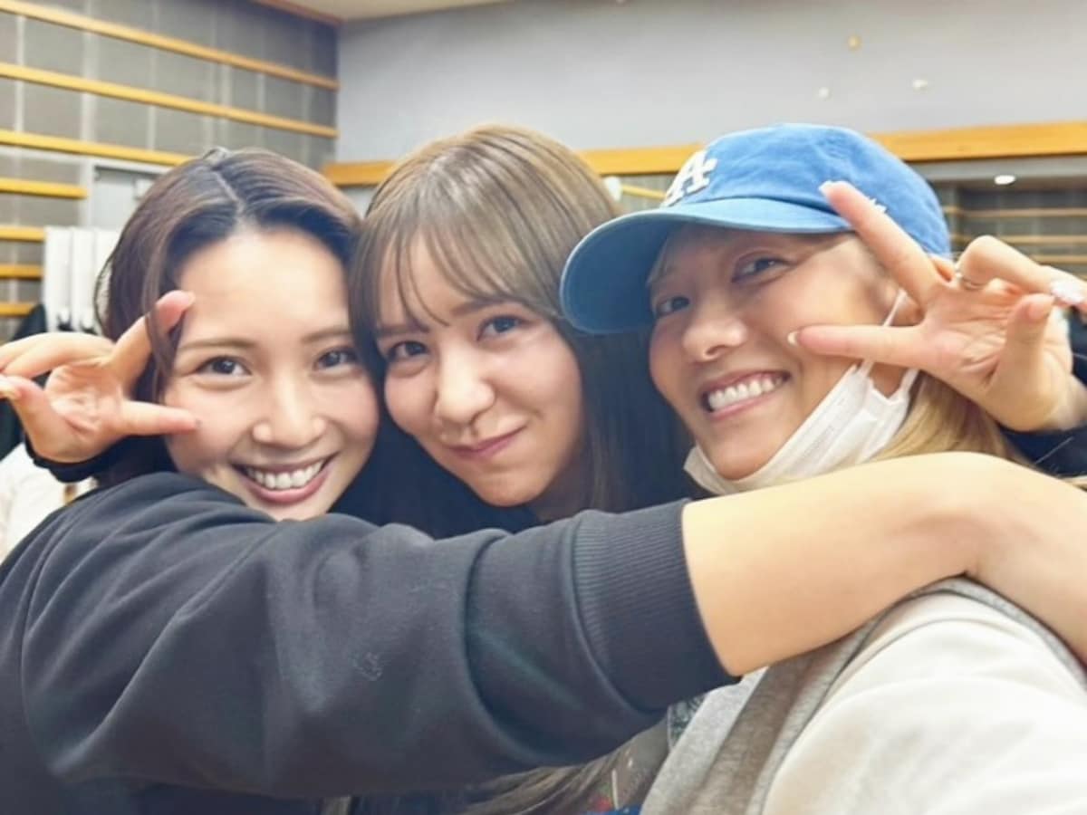 元AKBメンバー、“同期”宮澤佐江＆河西智美との再会ショット公開で「エモい」「20年てスゴイよね」の声！ - All About ニュース