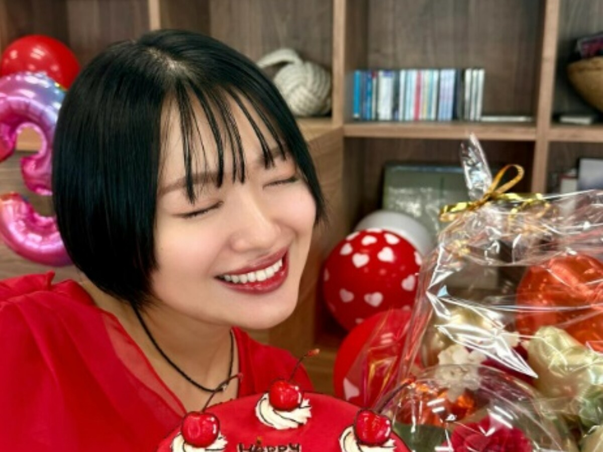 元AKBメンバー、“ママになってはじめての誕生日”ショットに反響！ 「ショート似合う」「ママとしても素敵」(2/2) - All About ニュース