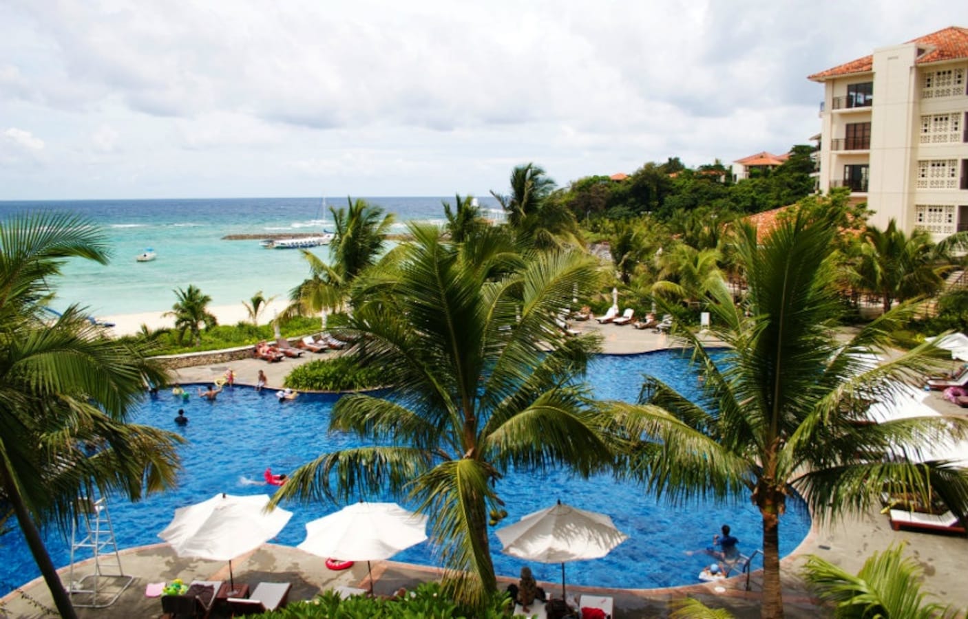 4 Luxurious Hotels in Nago, Okinawa | All About Japan