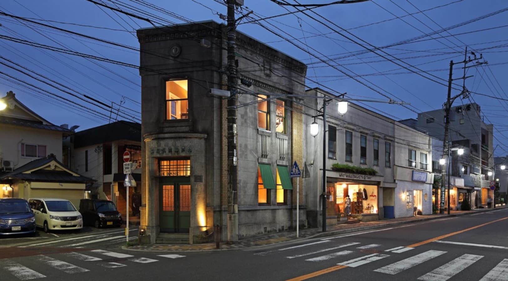 Legendary Art Director Turns a Bank into a Bar | All About Japan