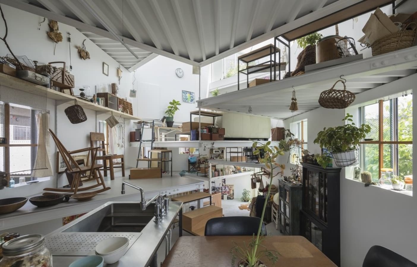 A Home Embracing the Art of Clutter | All About Japan