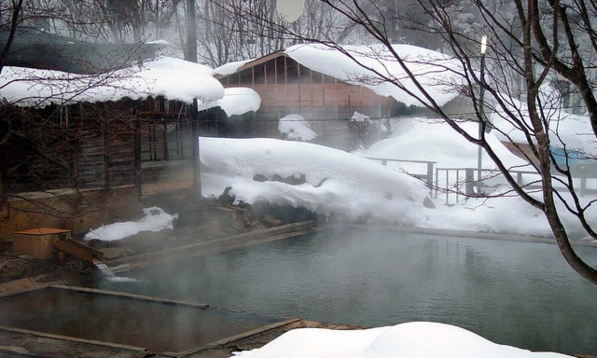 5 Incredible Snow-covered Onsen | All About Japan