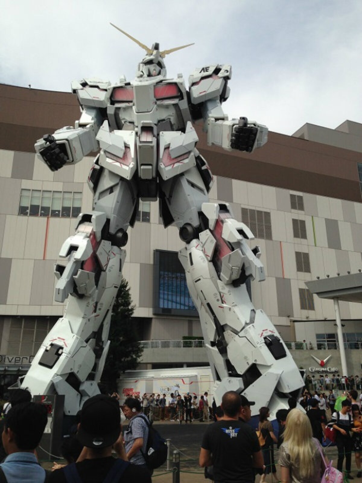 New Giant Gundam Statue Is Finally Complete All About Japan