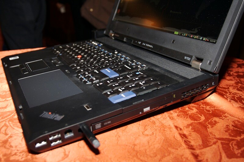 2/2 ThinkPad最高峰のThinkPad W700 [ノートパソコン] All About