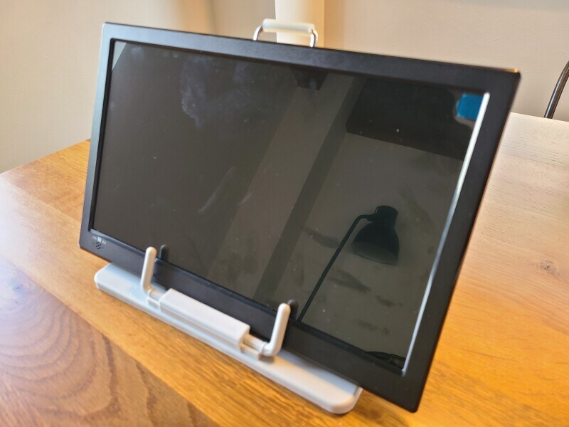 ダイソー「読書台」は220円！本やタブレット対応でコスパ良し2023年版 | イチオシ | ichioshi