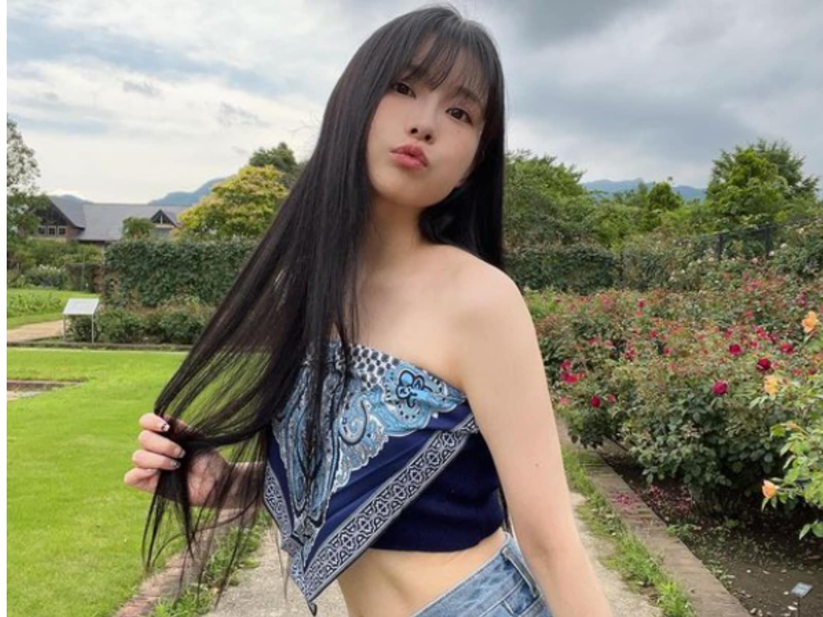 「ウエスト細っ！」重盛さと美、美しすぎる腹出しコーデに「腹筋はどこのブランドですか？」の声！ All About ニュース